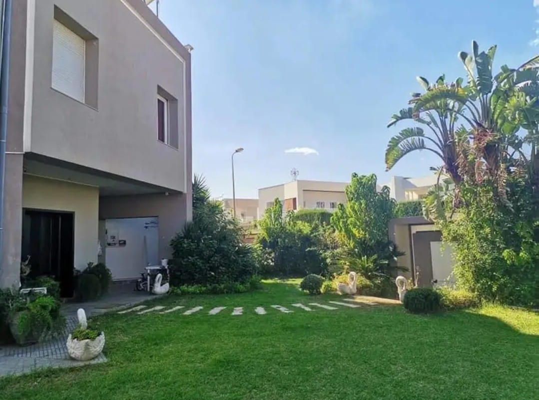 À VENDRE: EXCLUSIVITE à Kantaoui – Villa Titré, Luxe avec Piscine, Jardin & Garage Sousse Vente ...